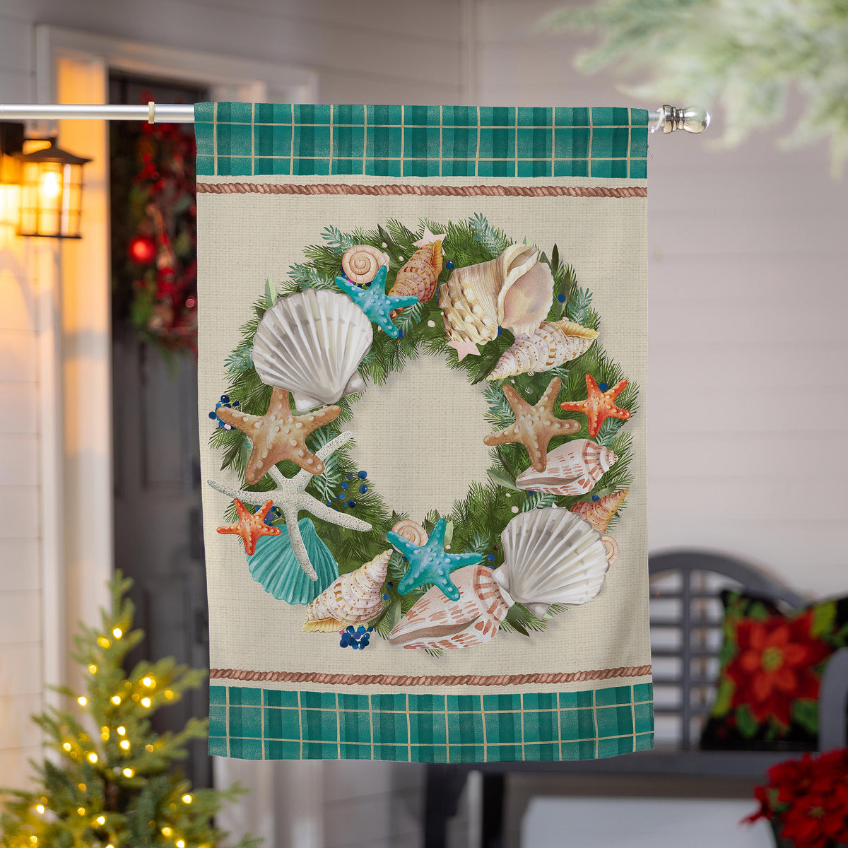 Merry Christmas Shell Wreath Suede House Flag – Evergreen