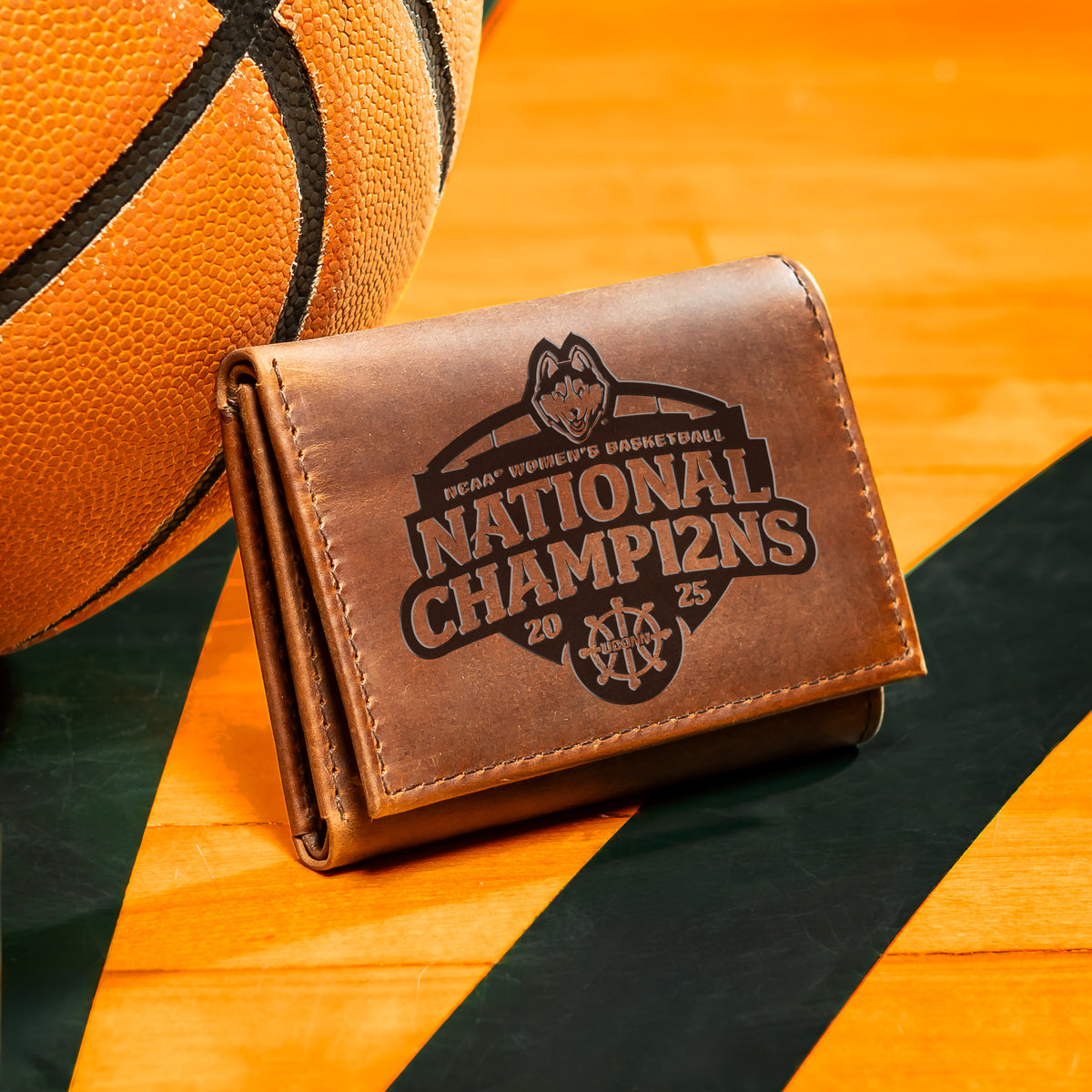 University of Connecticut, Womens NCAA Basketball Champions Wallet, Tr ...
